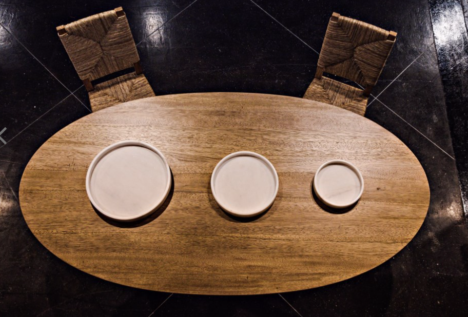 20" Round Tray, White Stone